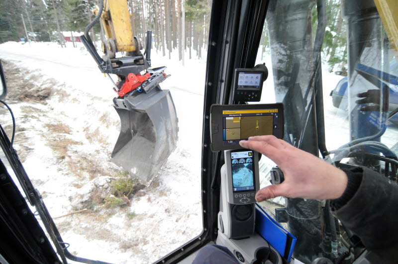 Automatic tilt angle for Trimble’s users with tiltrotator from Rototilt ...